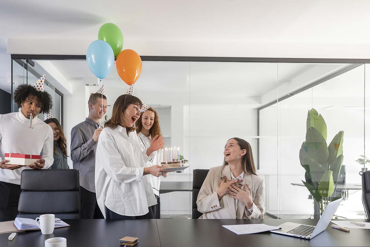 Tips Ulang Tahun di Kantor : 9 Cara Merayakan Ulang Tahun Karyawan – The Jakarta Consulting ...
